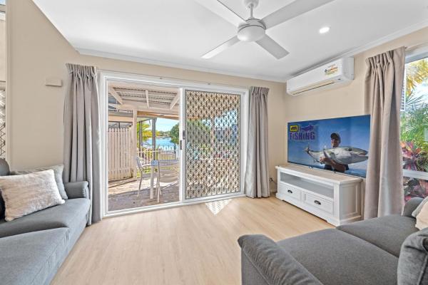 Family-friendly Flat With Balcony Views - Mooloolaba