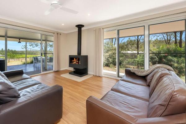 Rose At The Vineyard - Singleton