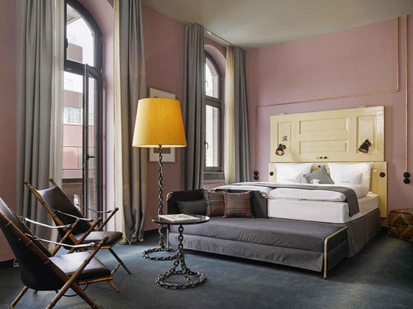 25hours Hotel Altes Hafenamt - Hamburg