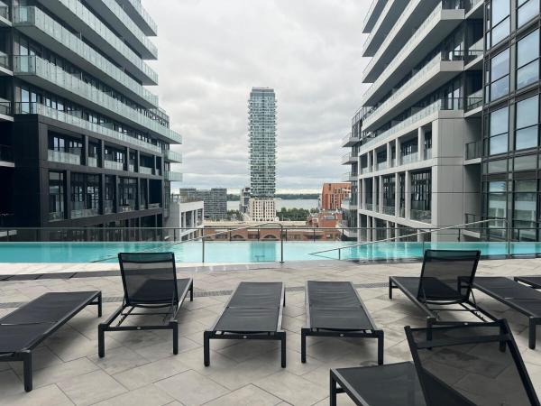Downtown Luxury Condo Gym & Parking - Toronto