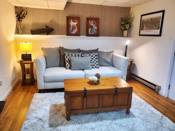 Allentown Center Suite On A Hill! - Allentown, PA