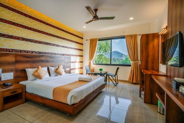 Hotel Woodlark - Kerala