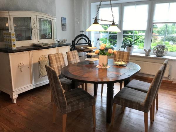 Bei Schütts - Spiel Und Spaß Im Garten Rund Um Eine Moderne Ferienwohnung - Germany
