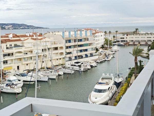 Apartamento C Frente Al Canal Con Terraza - Empuriabrava