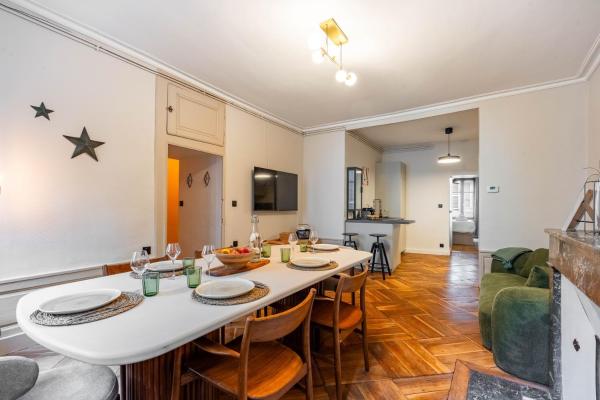 Le Carrousel De Leopold - Proche Place Carnot - Jardin Botanique Jean-Marie Pelt