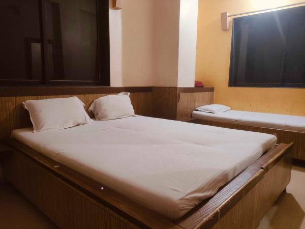 Hotel O Sai Shivnery - Shirdi