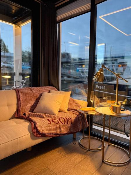 Lukrecja Houseboat - Wroclaw