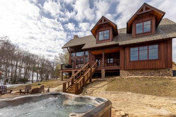 Little Cubs Cabin At Eagles Nest - Watauga Lake, TN