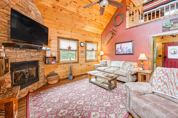 Cozy Couples Getaway With Hot Tub Fox Ridge Cabin - Sylva, NC