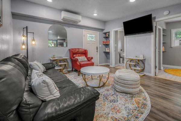 6 Mi To Kyle Field! Pet-friendly Getaway With Yard - Bryan, TX