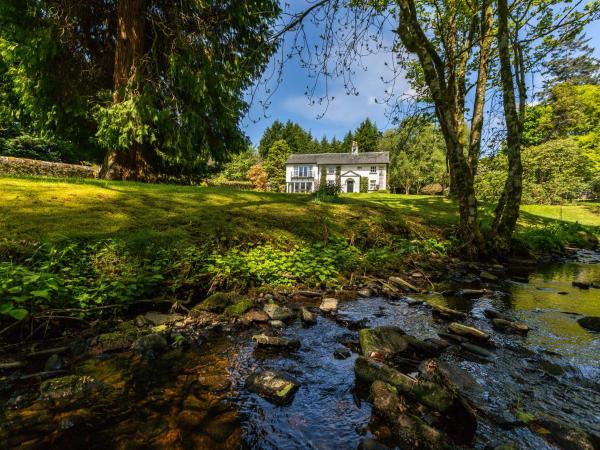 Strathendrick House Magnificent Property With Garden - Drymen