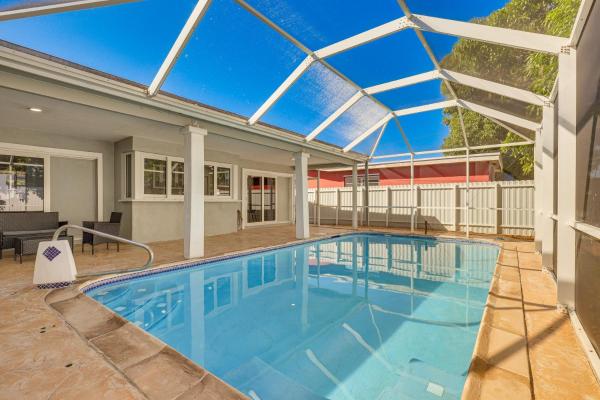 3 Mi To Hard Rock Stadium Home With Fenced-in Yard! - Miramar