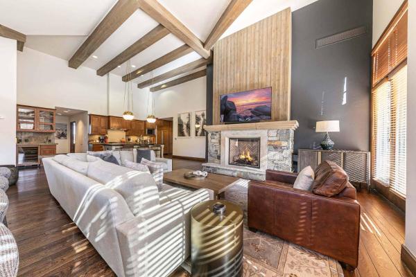 Great Bear Lodge 501 By East West Hospitality - Truckee