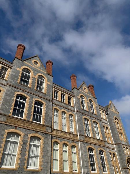 Pet Friendly Sea View Penthouse Flat With Parking - Plymouth