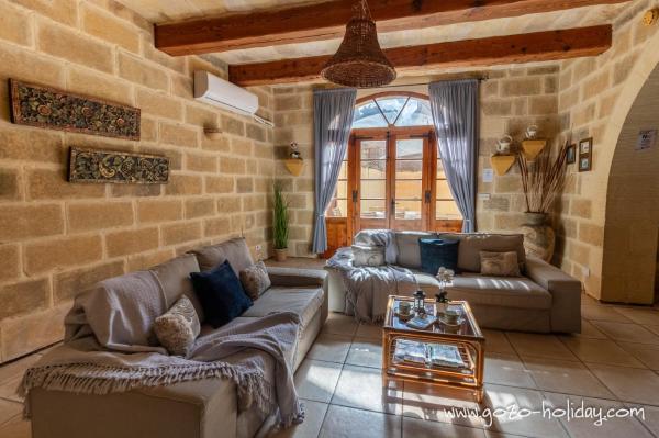 Tal Lilly Xaghra - Malta