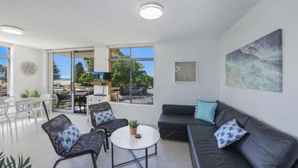 Seaview 1 Fabulous Views & Location - Avoca Beach
