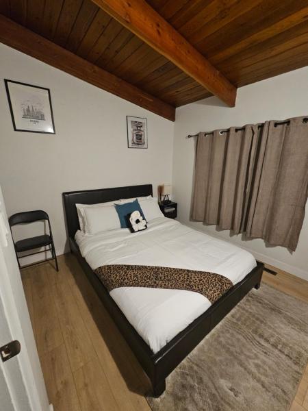 P&n Suites - Queen Room- Dubai - St. Albert