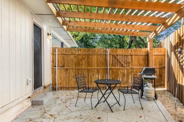 2bd 1bth Newly Renovated Home Near Cowboys Stadium Etc - Irving, TX