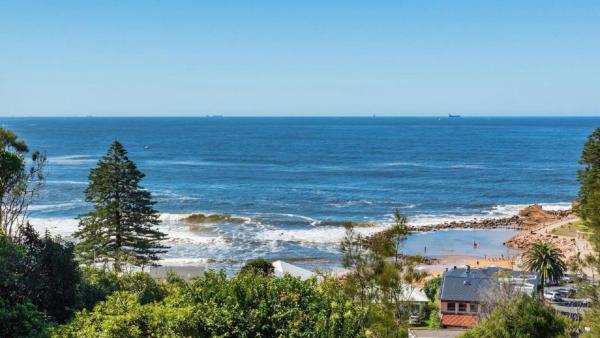 Point View - 'Amazing Views =& Location=' - Avoca Beach