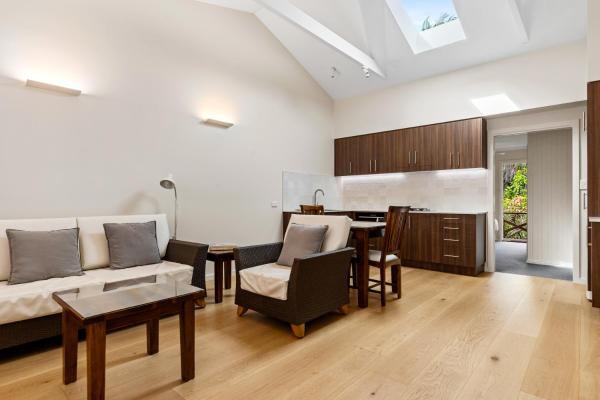 Lorhiti Apartments - Australia