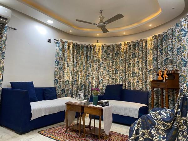 Bombay Breeze 3bhk Cosy Spacez Luxury Villa - 
