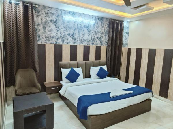 Hotel Kings Paradise Banquet & Lawn, Airport - Lucknow