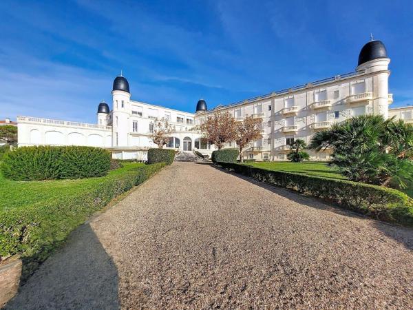 Apartment Le Golf By Interhome - Royan