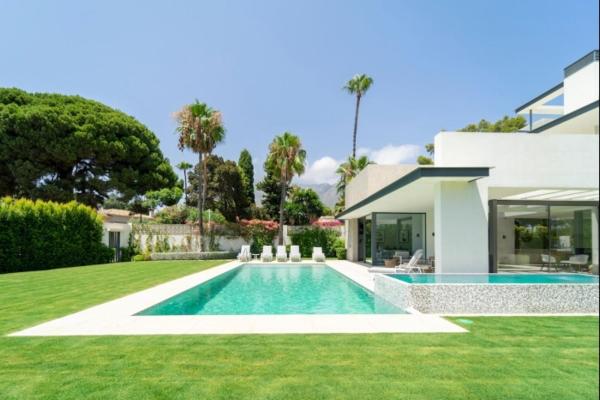 Ultra Luxury 5 Bedroom Retreat With Rooftop Solarium - Marbella