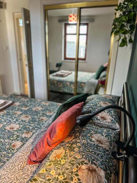 Bright Double Room In Leith - Near Tram & Shore - エディンバラ