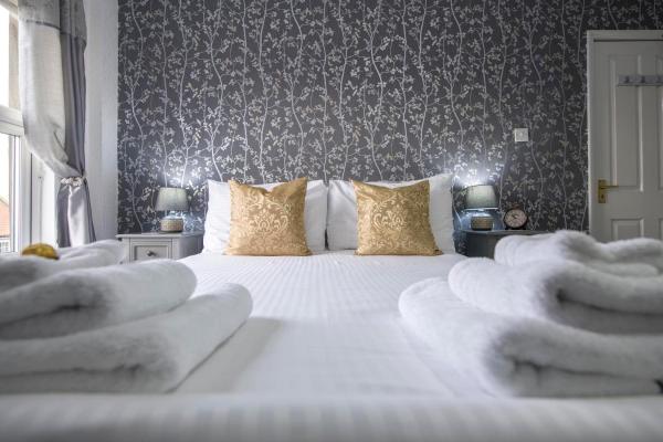 The Full English Guesthouse - Whitby, UK