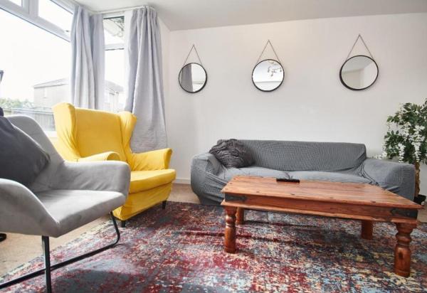 4 Bed Terraced House Near Staple Hill High Street - Bristol