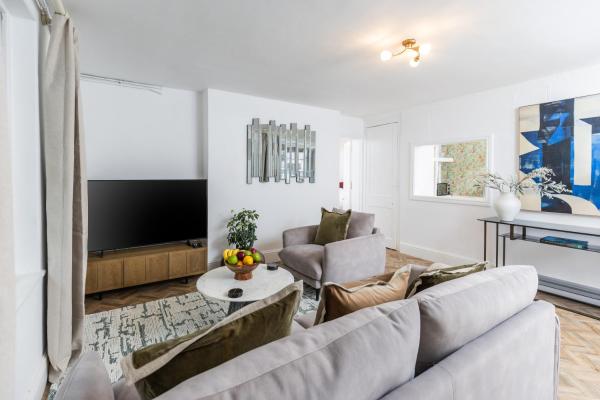 Eden Lawn - By Luxury Apartments - Cheltenham