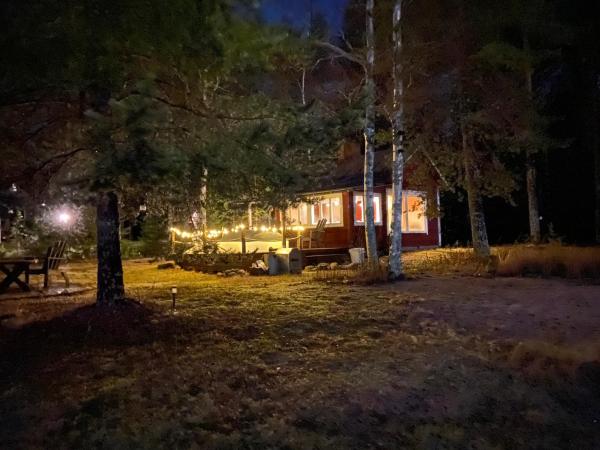 Metsäpirtti Merenrannalla - 