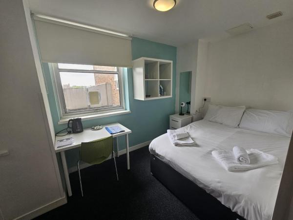 2 Budget En-suite Rooms W Kitchen In Coventry - Kenilworth