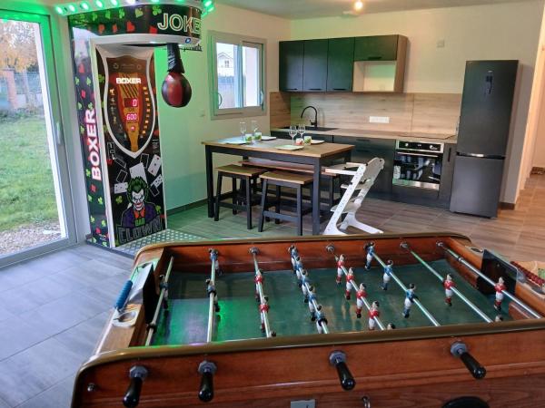Logement Insolite Avec Jeux Et Jacuzzi - Neufchâteau, France