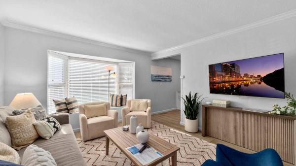 Chic San Diego Apartment With Hot Tub & Workspace - San Diego, CA