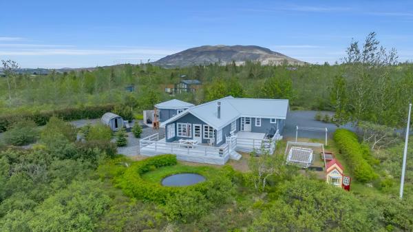 Modern 4br Summerhouse With Sauna And Hot Tub - Selfoss