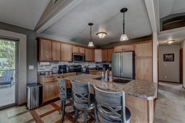 Spacious Family Home With 2 King Suites - Rapid City, SD