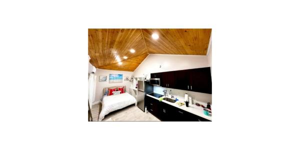 Soso Design District Haven Charming Historic Retreat - West Palm Beach, FL