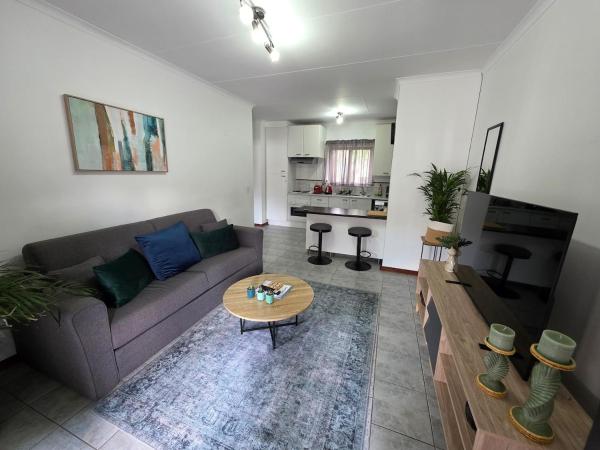 1 Bed Apartment In The Heart Of Sandton - Sandton