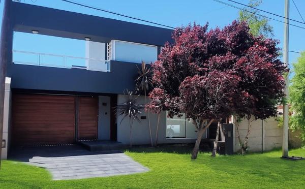 Casa En El Parque De Necochea - Necochea