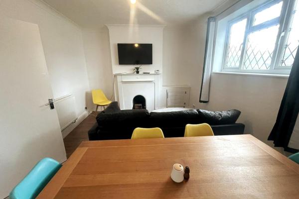 House - Southampton Centre - Sleeps 8-10 - Parking - Southampton