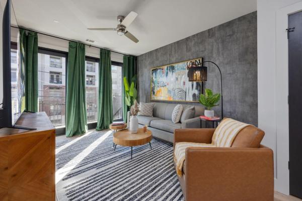 The Second Fiddle-odyssey-mins To Broadway - Nashville, TN