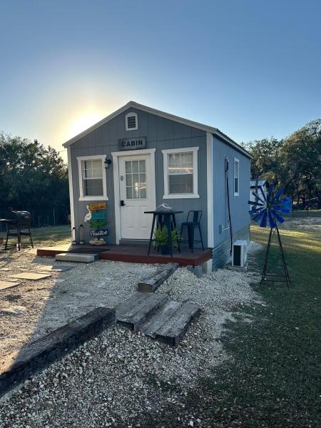 Tiny House - Our Little Piece Of Paradise - Lake Medina Highlands, TX