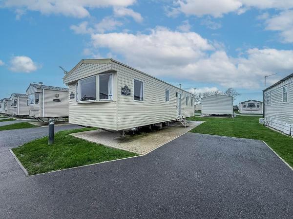 Cosy 8 Berth Caravan At Ty Mawr Holiday Park, North Wales Ref 86008d - Towyn