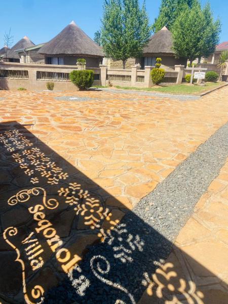 Seqonoka Villa Accommodation & Events Park - Lesotho