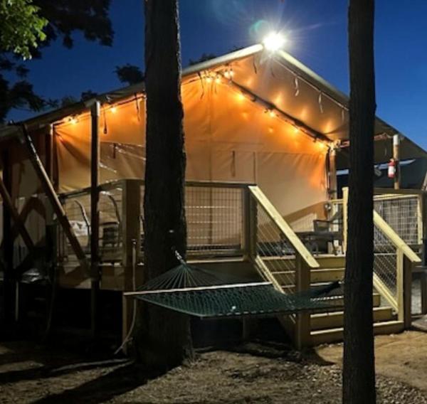 Creekside Safari Tent Chic: Experience Wild Comfort In Cibolo, Texas - Texas