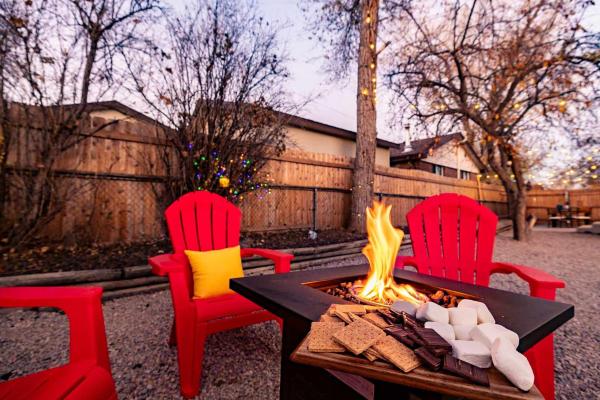 Movie Theater Game Console Arcade Fire Pit Bbq - Lakewood, CO