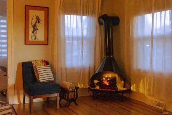 Sweetheart City Retreat - Hot Tub & Vintage Vibes - Loveland, CO