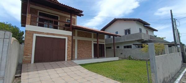 Casa, Perto Da Praia, Piscina, 3 Quartos, Estacionamento, Cozinha, Churrasqueira, Wifi - Florianópolis